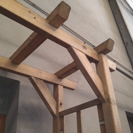 Pérgola arcada de madera modelo Daniela. Artículo de exposición.